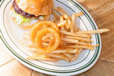 下北沢「mary Stand」がおしゃれカフェ顔負けのおしゃれなハンバーガーショップだった！ ディレイマニア