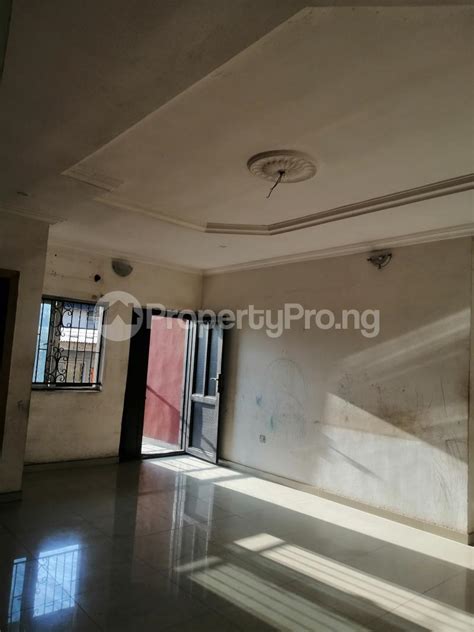 Rent 2 Bedroom Flat In Dopemu Agege Lagos 7haey Propertypro Nigeria
