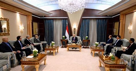 رئاسة مجلس الوزراء رئيس مجلس القيادة الرئاسي يتلقى دعوة من الرئيس
