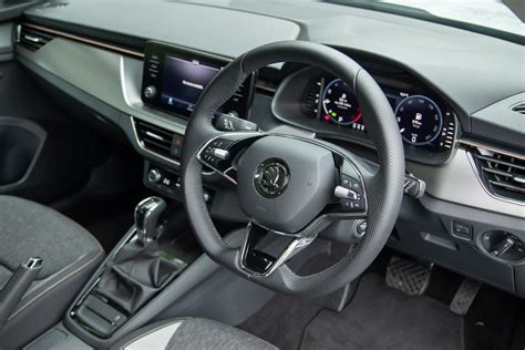 Skoda Kamiq Vs Volkswagen T Roc Comparison Carexpert
