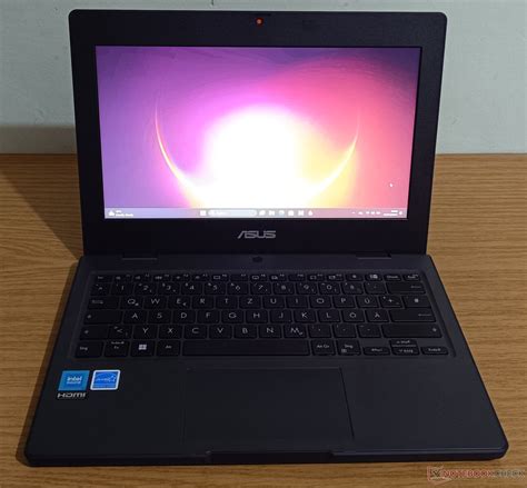 华硕 ExpertBook BR1104CGA 评测静音教育笔记本电脑英特尔 N100 带来超长电池续航时间 Notebookcheck