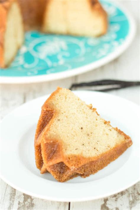 Moist Vanilla Pound Cake With Butter Rum Glaze