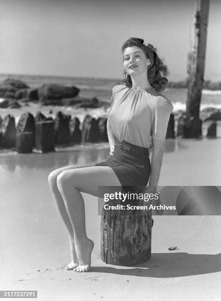 Ava Gardner Posing Barefoot On Beach 1944 News Photo Getty Images