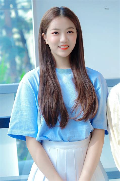 Here Are 8 Female Idols Known For Their Ridiculously Cute Chubby Cheeks