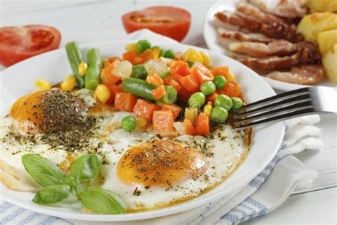 Vegetable Breakfast With Eggs At Hamish Payne Blog