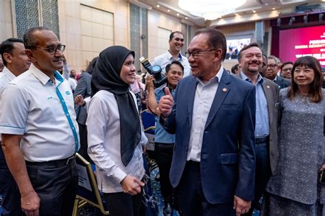 Kerajaan Umum Bayaran Insentif Awal Rm2000 Untuk Penjawat Awam