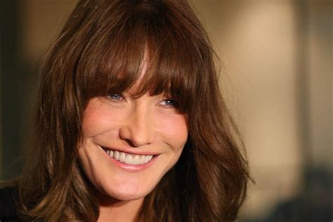 Vidéo le secret de Carla Bruni pour perdre les kilos pris pendant