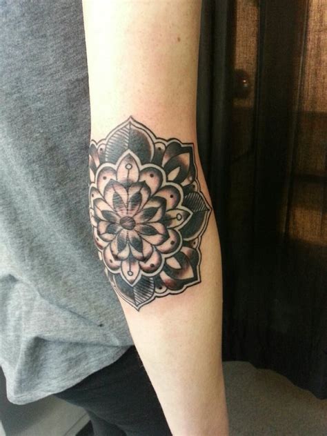 Tatuajes en los codos 60 diseños que dejan sin respiración
