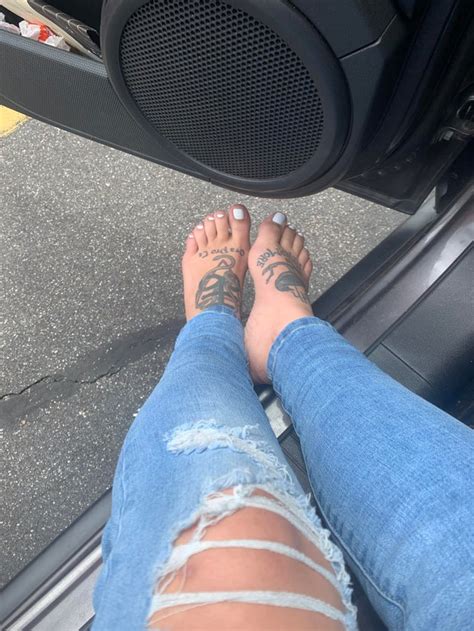 Perfect Pose R Bluejeanfeet