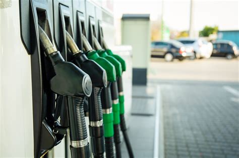 Od środy nowe zasady kupowania paliwa na stacjach w Polsce Powinien to