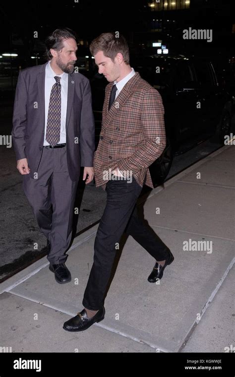 Andrew Garfeild Quittant Son Hôtel Avec Andrew Garfeild Où Manhattan New York États Unis