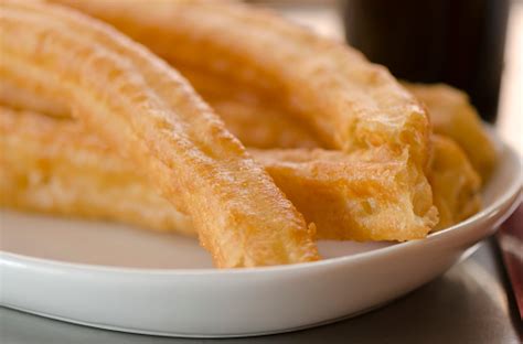 흰 접시에 츄러스의 근접 촬영 설탕 첨가 없음 안달루시아 스페인 추로스에 대한 스톡 사진 및 기타 이미지 추로스 달콤한 음식 무설탕 Istock