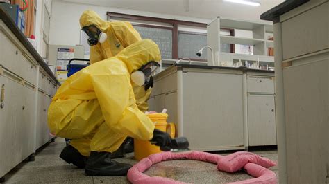 我校开展实验室危化品泄漏事故应急演练 福建技术师范学院 教务处
