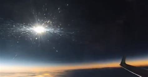 Cómo Se Ve Un Eclipse Solar Total A Bordo De Un Avión Infobae
