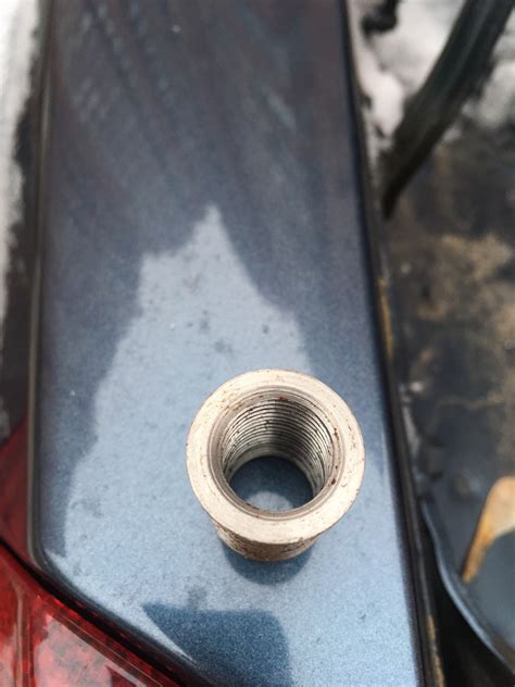 Восстановление резьбы свечного колодца — Volvo S40 (2G), 2,4 л, 2008 ...