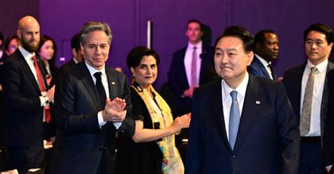 尹 “ai·디지털 활용한 가짜뉴스 민주주의 체제마저 위협”