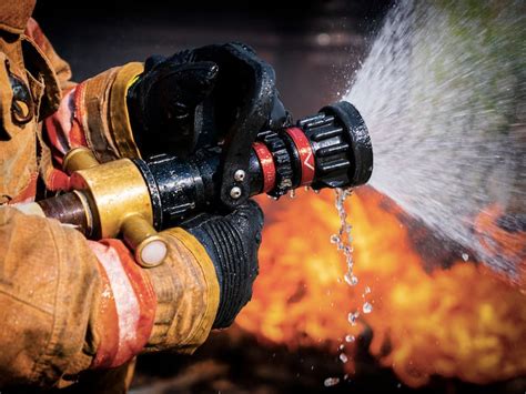 Bombero De Sopó Falleció Por Una Descarga Eléctrica Mientras Atendía