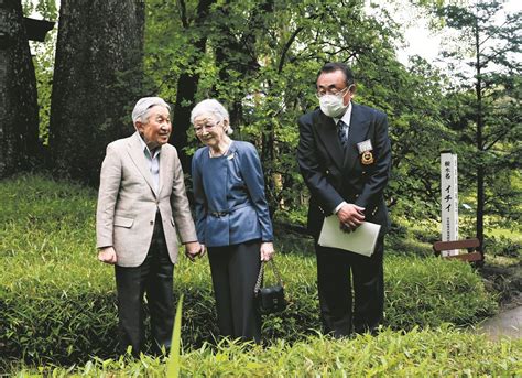手をつないで上皇ご夫妻、思い出の日光に私的旅行 皇太子時代に疎開、ご夫妻では23年ぶりに：東京新聞デジタル