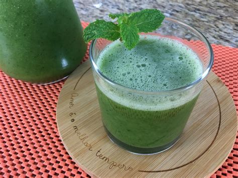 SUCO VERDE DE COUVE PEPINO BANANA E LIMÃO Mãozinha na Cozinha