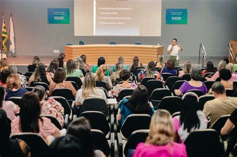 Educação inclusiva é tema de curso para profissionais da rede municipal