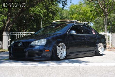 2006 Volkswagen Jetta With 17x105 10 Oz Racing And 20540r17 Nankang