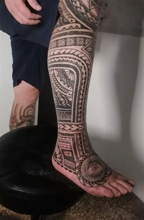 Stefano Laugelli im Tempel München Tattoo Studio