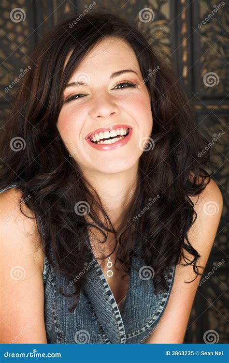 Junge Brunettefrau Stockbild Bild Von Nadel M Dchen