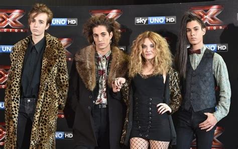 Pin di Inês Simplício su Måneskin Band musicali Victoria Cantanti