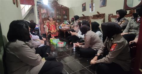 Sambut HUT Polwan Ke 75 Polwan Bandara Soetta Anjangsana Ke
