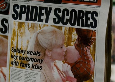 Gwen Stacy And Peter Parker Kiss