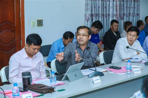 ឯកឧត្តម អ៊ុន ចាន់ដា អភិបាល នៃគណៈអភិបាលខេត្តកំពង់ចាម និងឯកឧត្តម ខ្លូត ផន ប្រធានក្រុមប្រឹក្សាខេត្ត