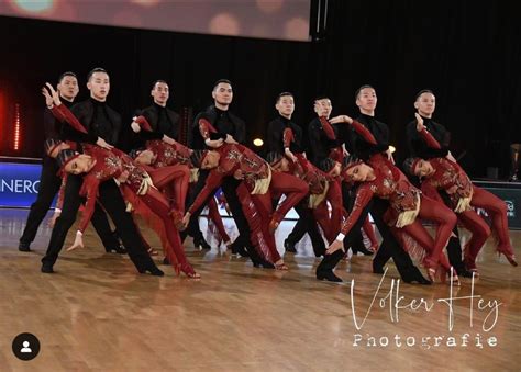 Спорт бүжгийн Moon Dance хамтлаг ДАШТ ээс медаль хүртсэн анхны Ази