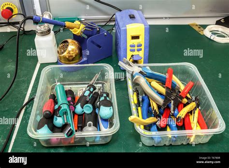 Computer Assembly Line High Resolution Stock Photography And Images Alamy