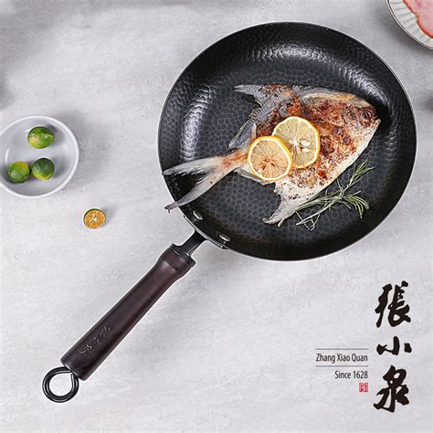 張小泉 香港 🤩 精選貨品 煎鍋 精鐵 今日小員工隆重為大家推介 我們張小泉香港的獨家產品，