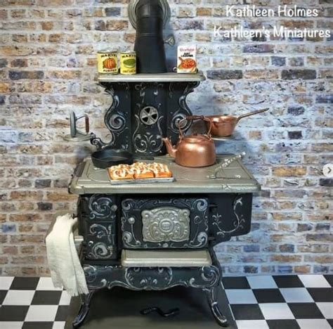 Kathleen Holmes Dollhouse Miniatures One Of The Best Etsy Miniatures Artists