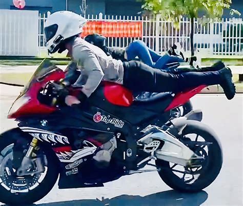 V Sao Ng C Trinh B B T T M Giam Ph P Lu T Vi T Gi I Tr