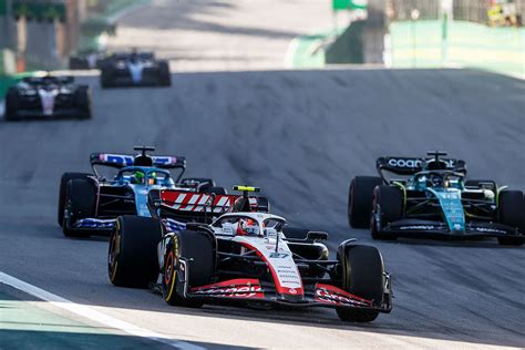 【f1チームの戦い方：小松礼雄コラム第17回】“非の打ち所がない”若手に感心。ブラジルでは機能しないタイヤに苦戦 Autosport Web