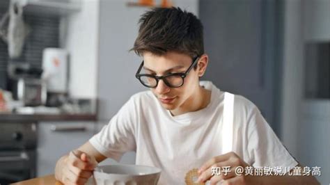 男孩多大年龄会 停止长高”呢？十几岁还没到170，多半就不长了 知乎