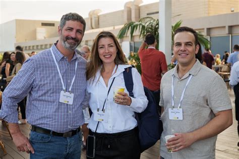 𝑺𝒉𝒍𝒐𝒎𝒊 𝒀𝒂𝒉𝒃𝒆𝒔 On Linkedin Cloud
