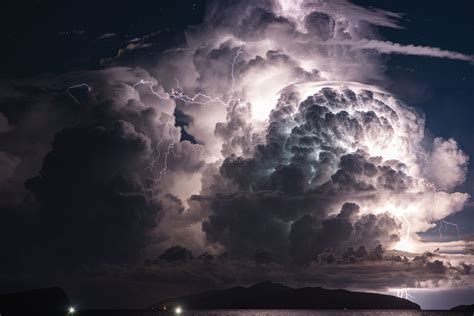 Physicist Explains Why You Should Never Shower During A Thunderstorm