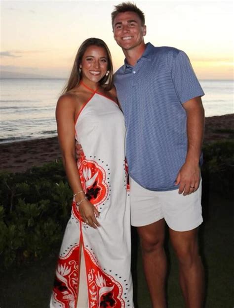 Bo Nix Supported By Wife Izzy As Rookie Broncos Qb Moves Closer To