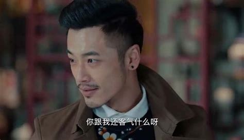 【喜欢喝可乐de仲孙智阳】黄金瞳：小伙拿出百年老物件，结果古董摊主出价五块 片花视频 免费在线观看 爱奇艺