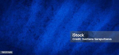 독특한 고르지 않은 페인트 얼룩과 포화 어두운 파란색 수채화 디자인 레이아웃 및 템플릿에 대한 추상 인디고 배경 거친에 대한 스톡 사진 및 기타 이미지 Istock