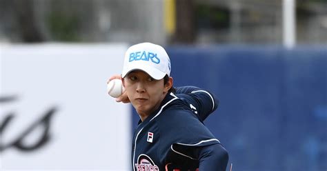 힘차게 공 뿌리는 박정수 포토