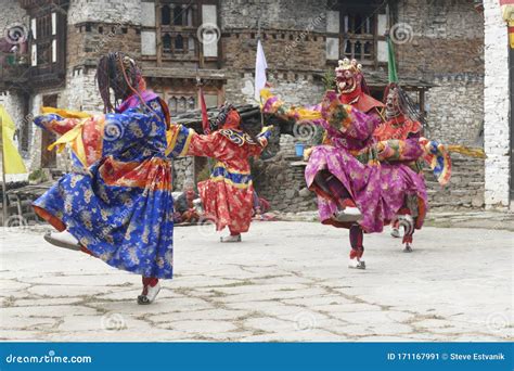 Tsholing Cham Wrathful Deities Dance To Purify The Ground Editorial Photo Image Of Tsechu