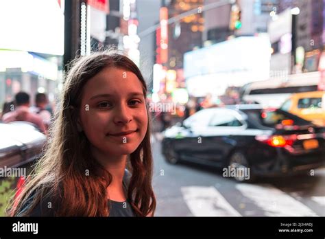 49 Street New York City Ny Usa 14 Jahre Alt Kaukasische Teenager