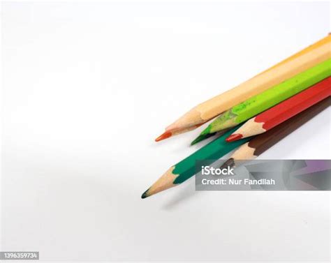 다양한 색상의 연필 사진이 연필은 사진 색칠을위한 것입니다 0명에 대한 스톡 사진 및 기타 이미지 0명 개체 그룹 교육