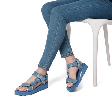 9 Best Navy Blue Sandals For Women To Fahionable And Stylish Dream Pairs