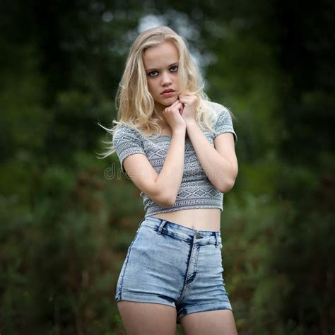 Pictures Of A Beautiful Brunette Girl Naked In The Woods The Best Porn Website
