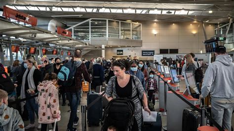Coalitions Push To Make Airlines Pay For Cancelled Flights And Lost